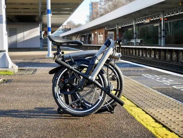 BROMPTON unveils lightest titanium folding bike to date